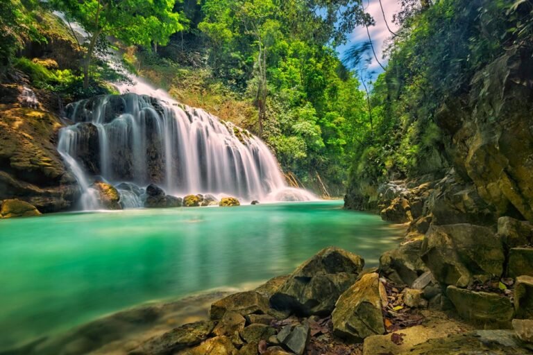 Air Terjun Lapopu: Permata Tersembunyi Sumba Yang Memukau Hati